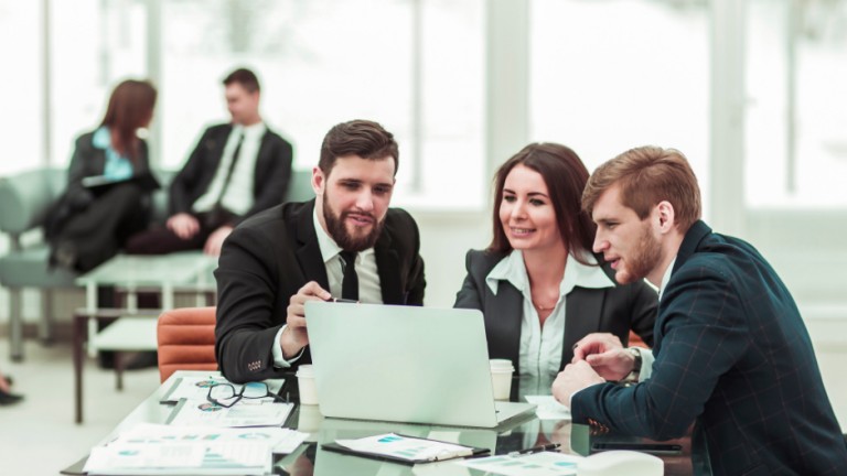 Cómo implementar una legaltech para el departamento legal | Thomson Reuters